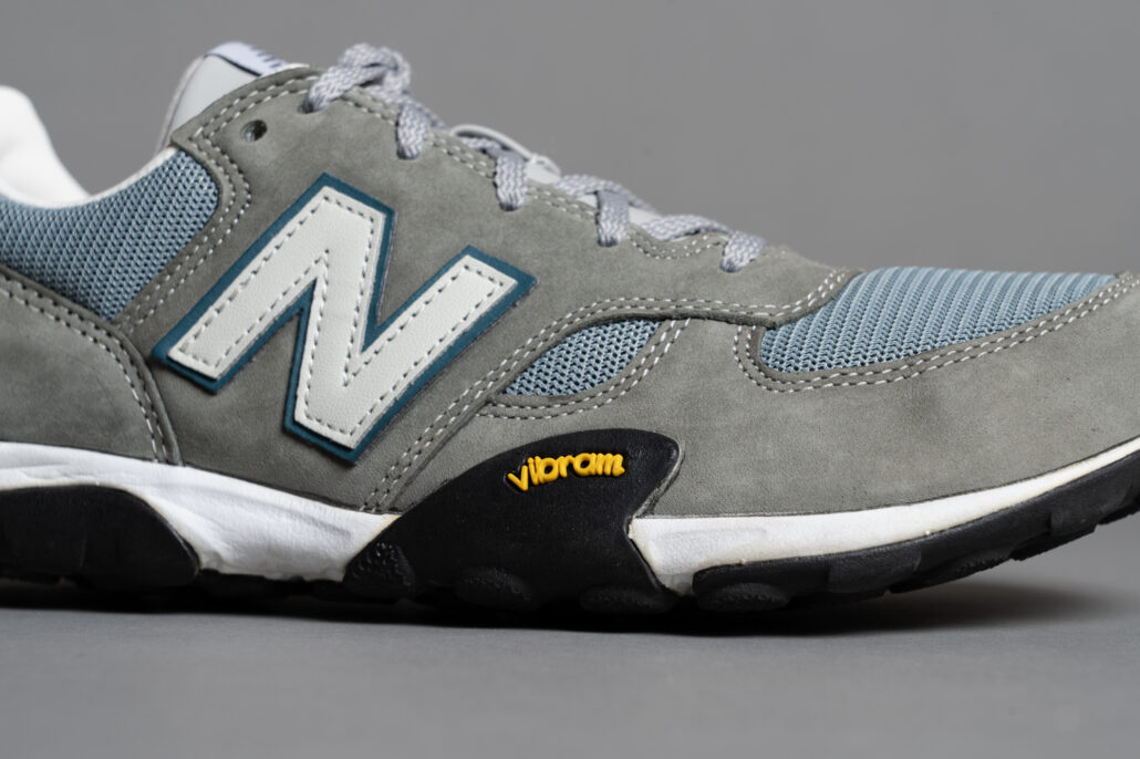 ニューバランスML71をレビュー！裸足感覚で履ける珍しい履き心地のモデル | SNEAKm スニーカム